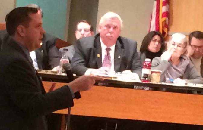 Legislators try to stop government center demolition