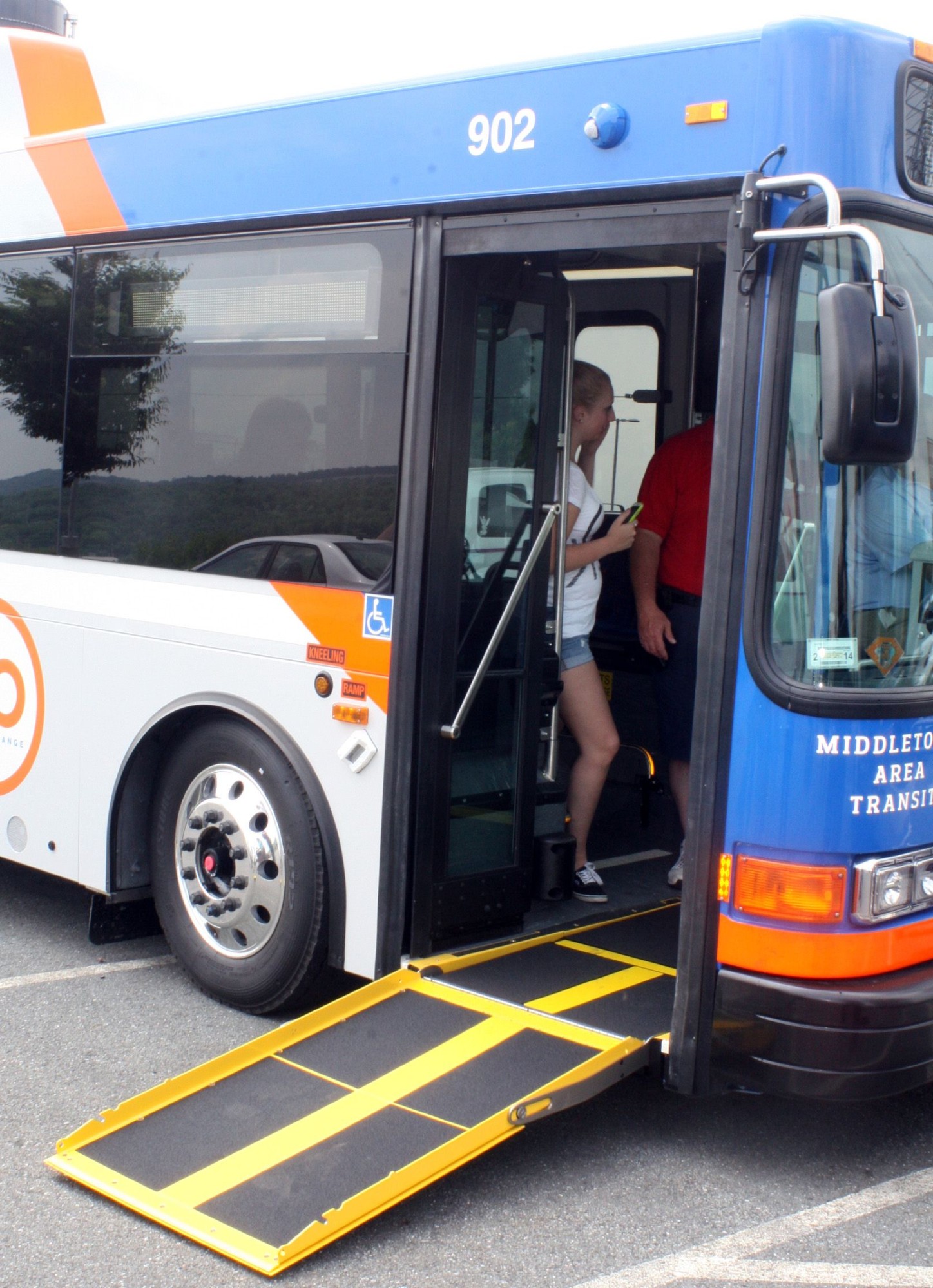 Hybrid diesel-electric buses added to county fleet