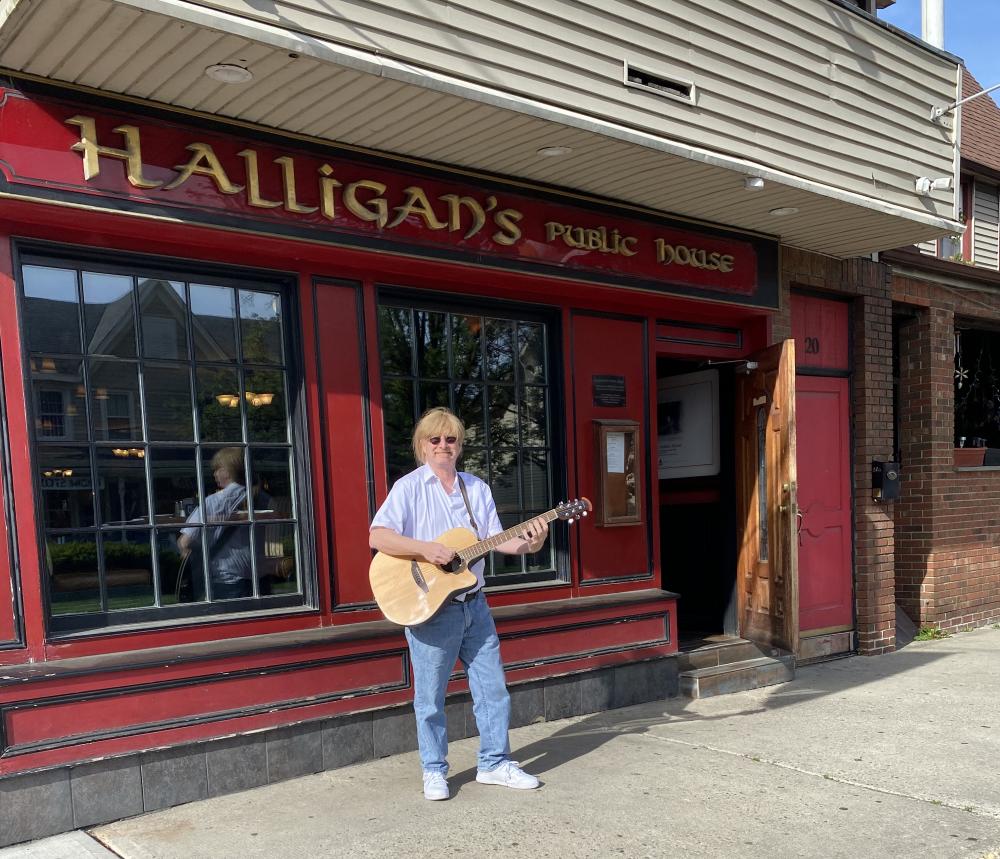 Rich Pell to perform at Halligan’s