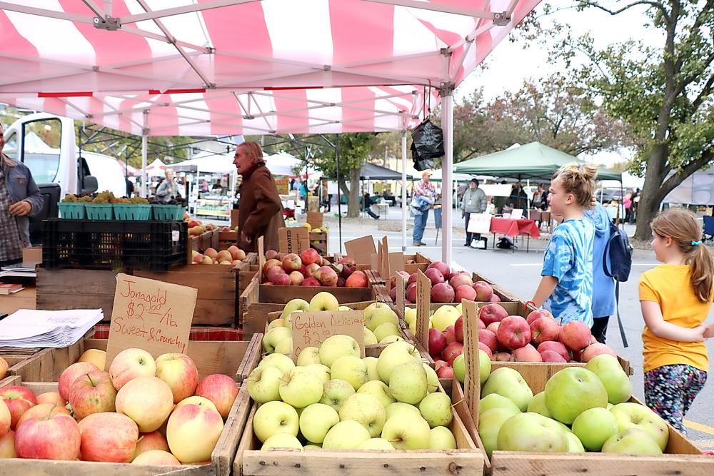 Warwick. Farmers Market to remain open until Nov. 22